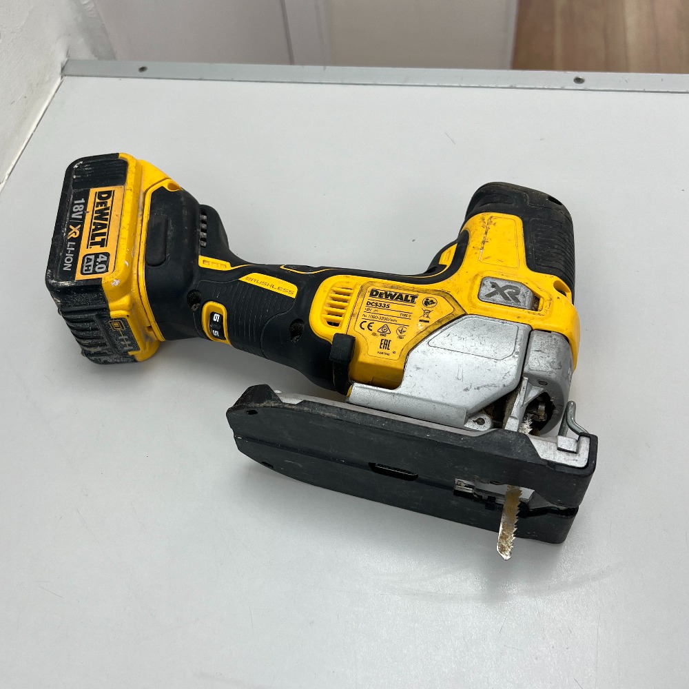 Pre-owned DEWALT DCS335 18V BRUSHLESS JIGSAW 1 BATTERY NO CHARGER ...